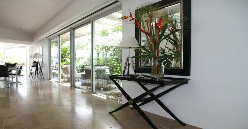 Four Unique and Innovative Ways to Use Glass in Your Home